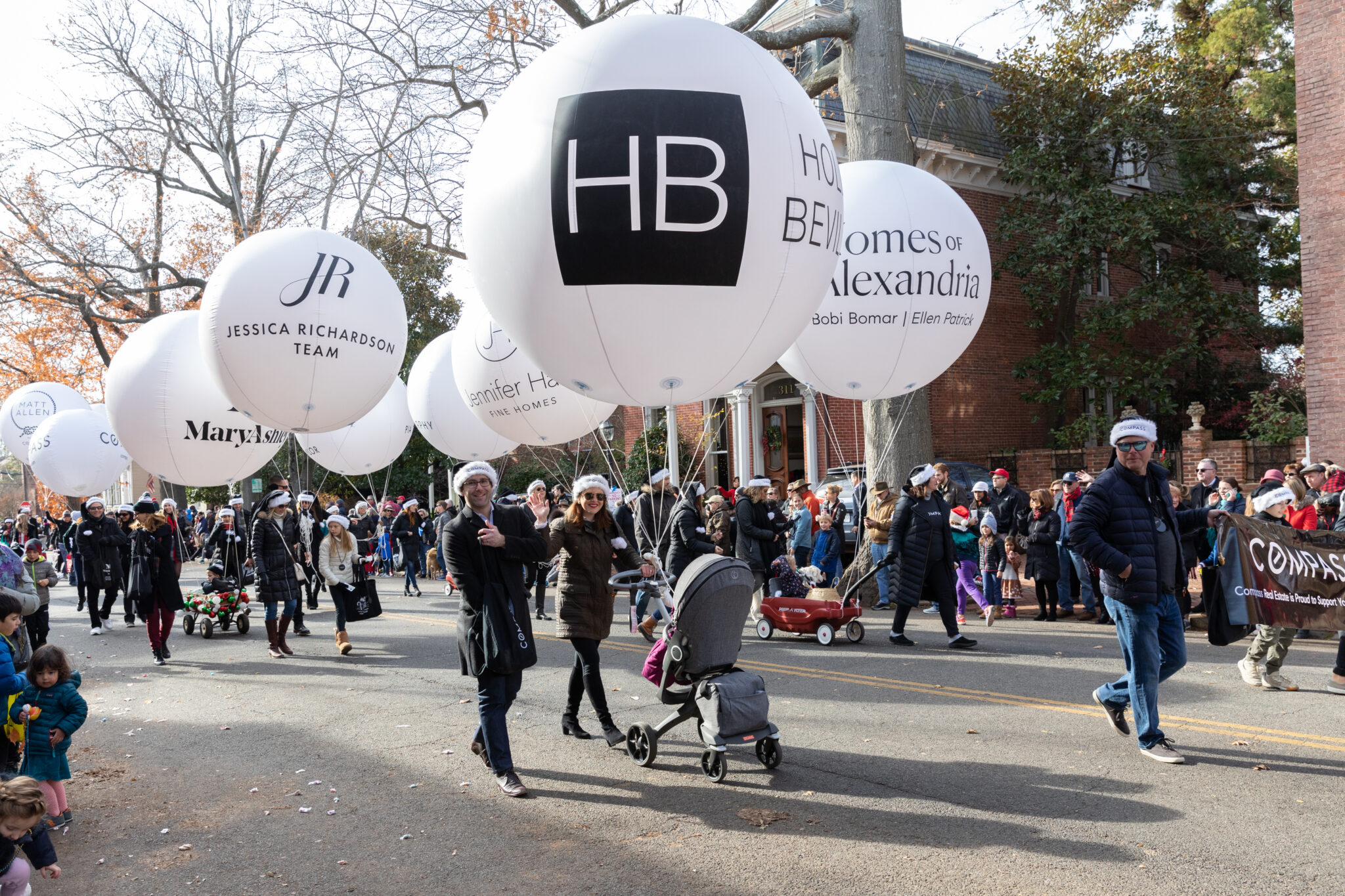 How Professional Photography Elevates Your Community Event - Sam Headshots